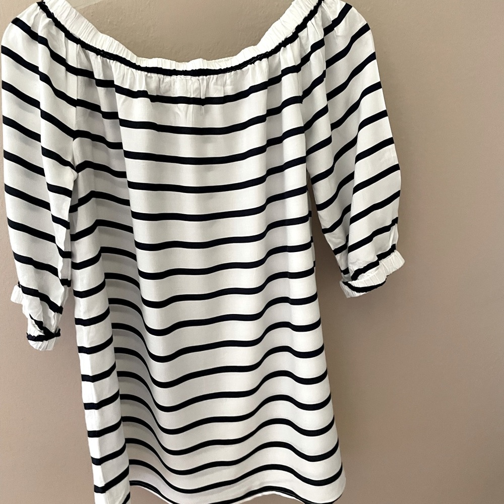 Beautiful Top With Stripes Neck With Elastic Down Can… - Gem